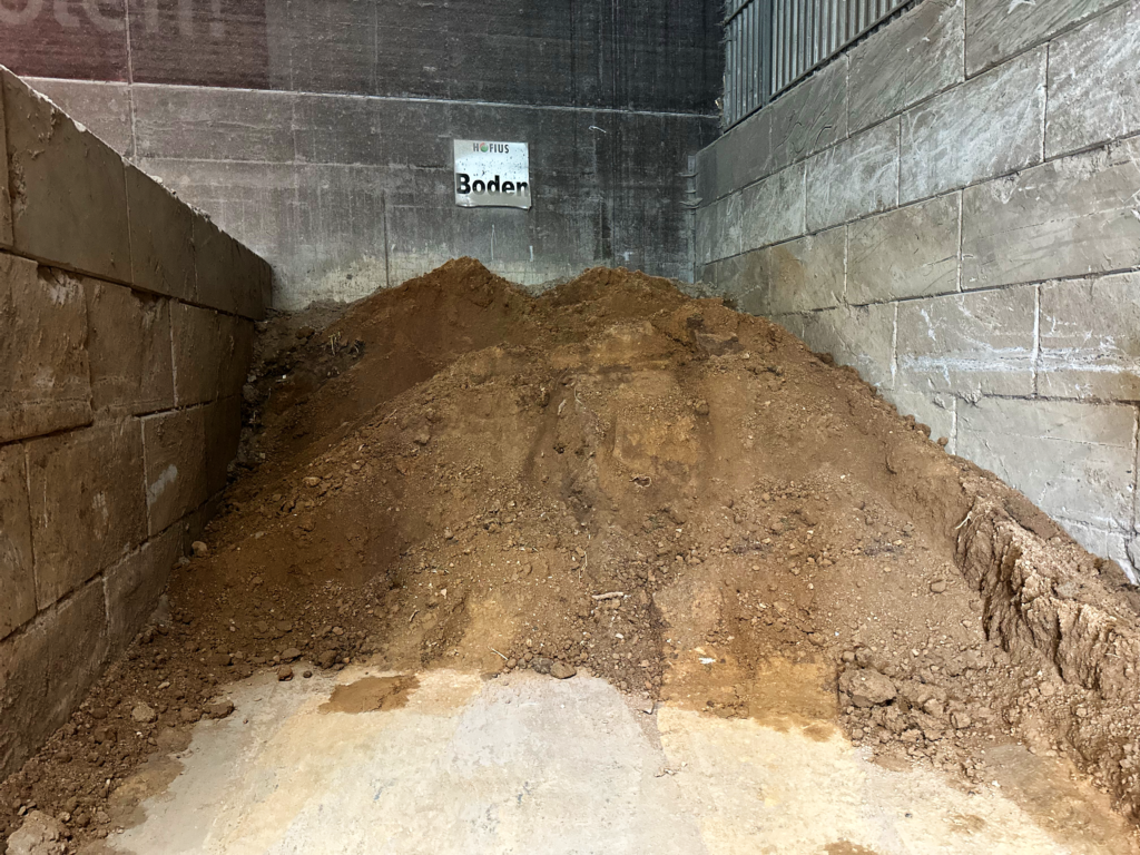 Effiziente Bodenaushub-Entsorgung - HOFIUS